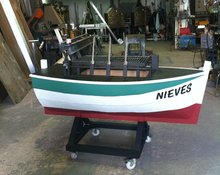 Fabricación y venta de barcas para espetos a medida de acero inoxidable